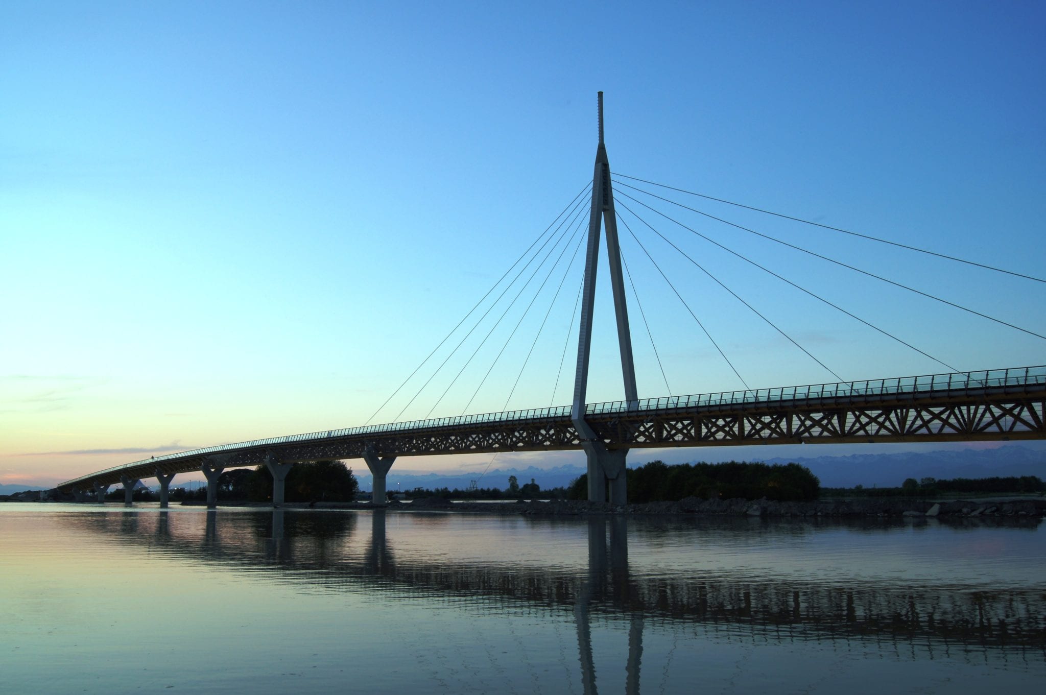 Georgian conference celebrates bridge completion - Fast + Epp