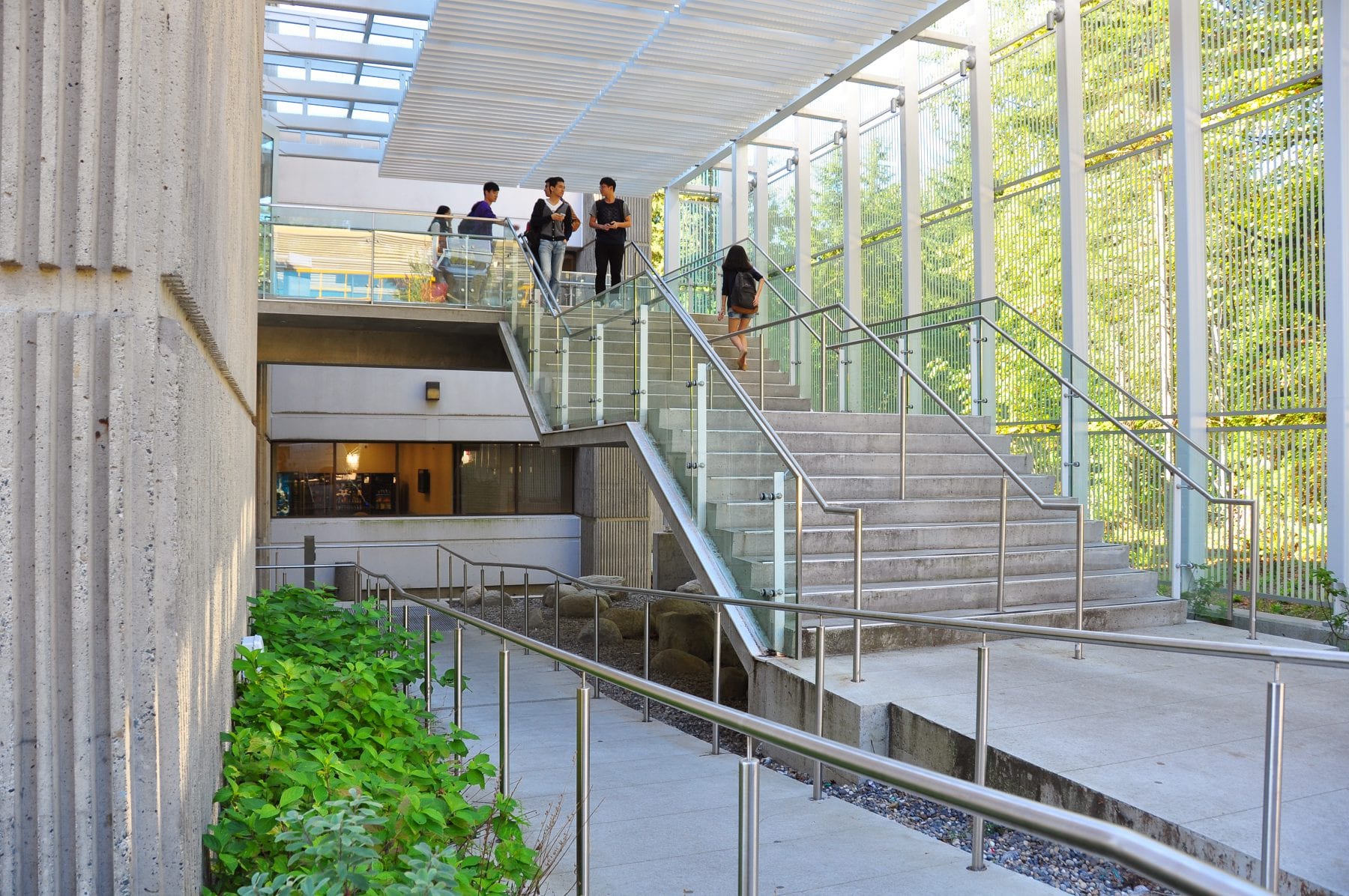 Simon Fraser University Discovery Building - Fast + Epp